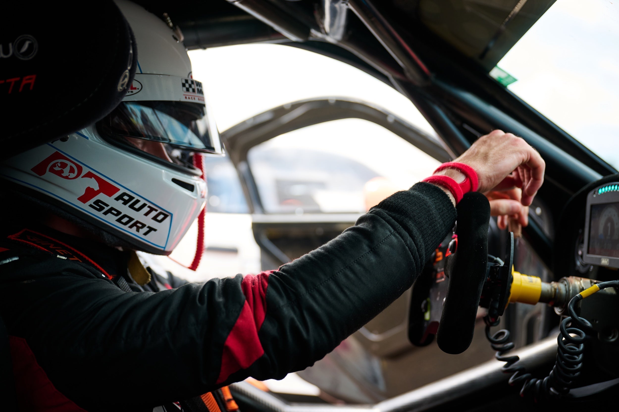 Henry Drury (PT Autosport Driver) approved – WristWidget®